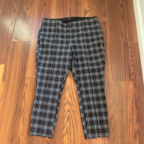 Pants & Jumpsuits | Violets Roses Marinca Mid Rise Pull On Straight ...